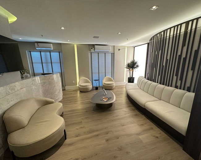 Dr. Jorge Zbeidi | Goldincision - Tratamento de Celulite e Flacidez