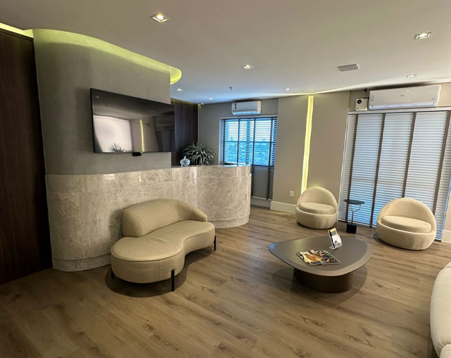 Dr. Jorge Zbeidi | Goldincision - Tratamento de Celulite e Flacidez